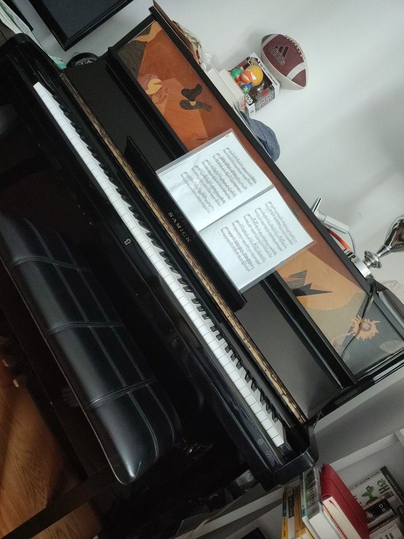 SAMICK Piano(Modern Style(Jazz)), Hobbies & Toys, Music & Media ...