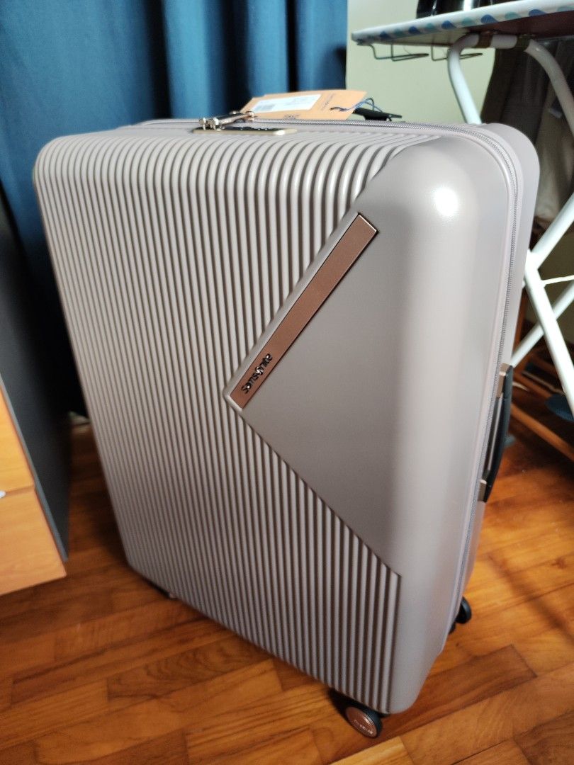 Samsonite Zeltus Spinner 69/25 EXP Scale, Hobbies & Toys, Travel ...