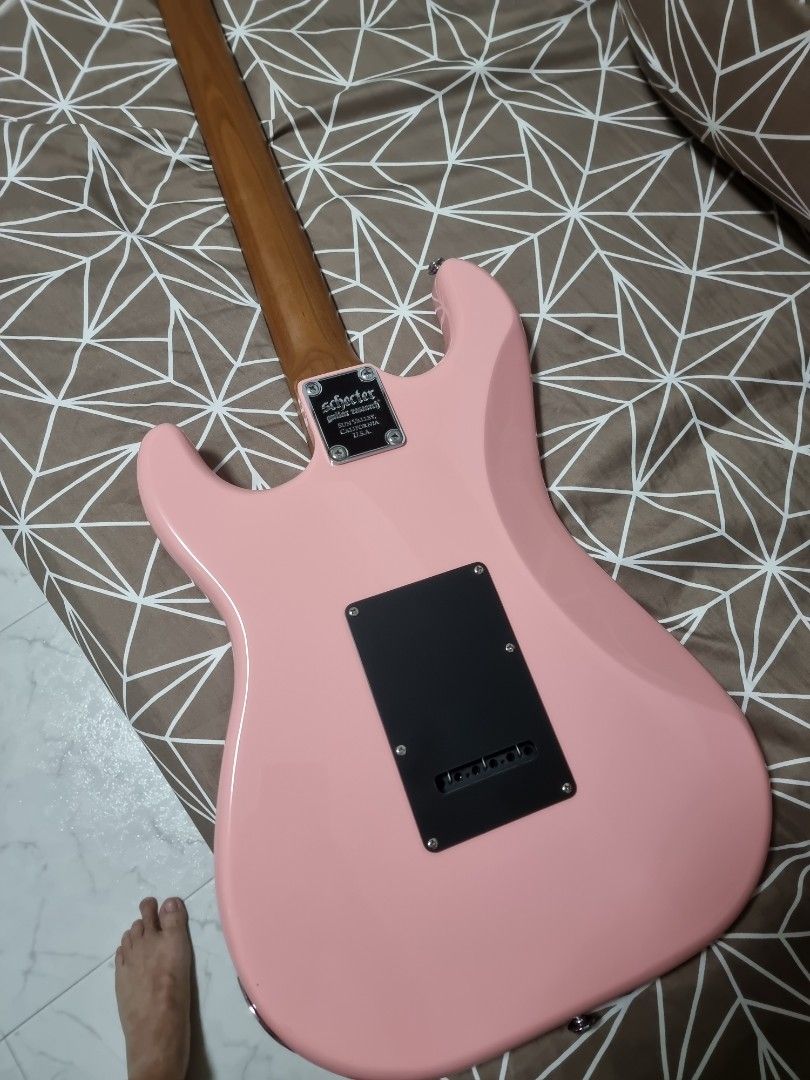 Schecter NJ HSS atomic coral (aka shell pink), Hobbies & Toys, Music ...