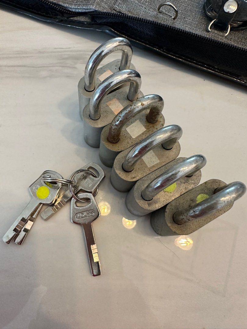 Set lock (mangga) Agass, TV & Home Appliances, Other Home Appliances on ...