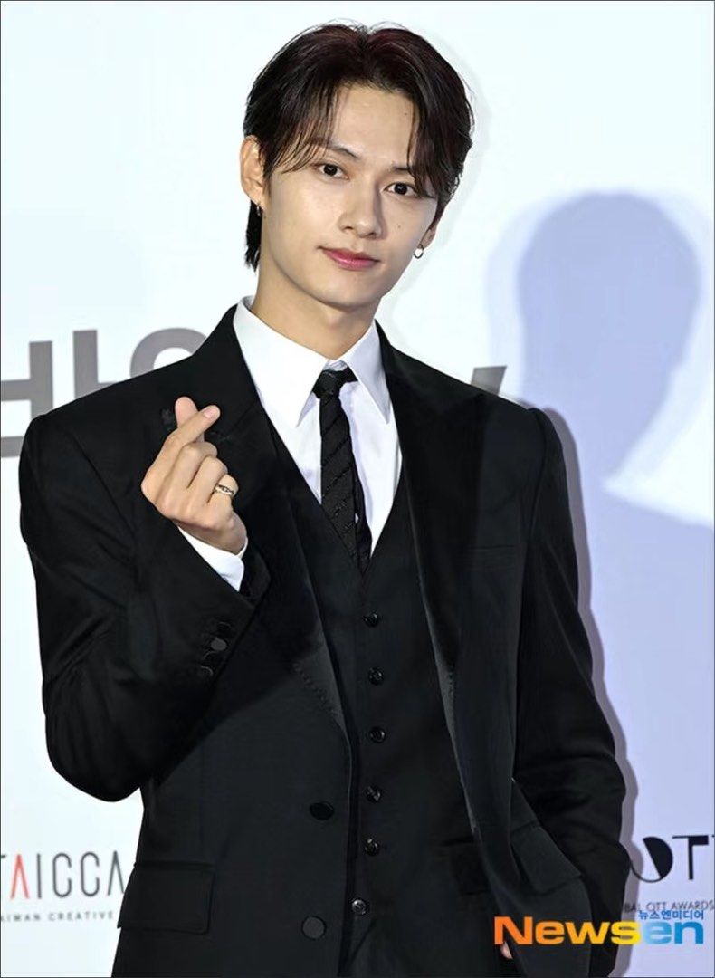 Seventeen group ring peripheral Lee Ji-hoon ring Choi Seung-cheol Kwon Soon-young Seo Myung-ho ...