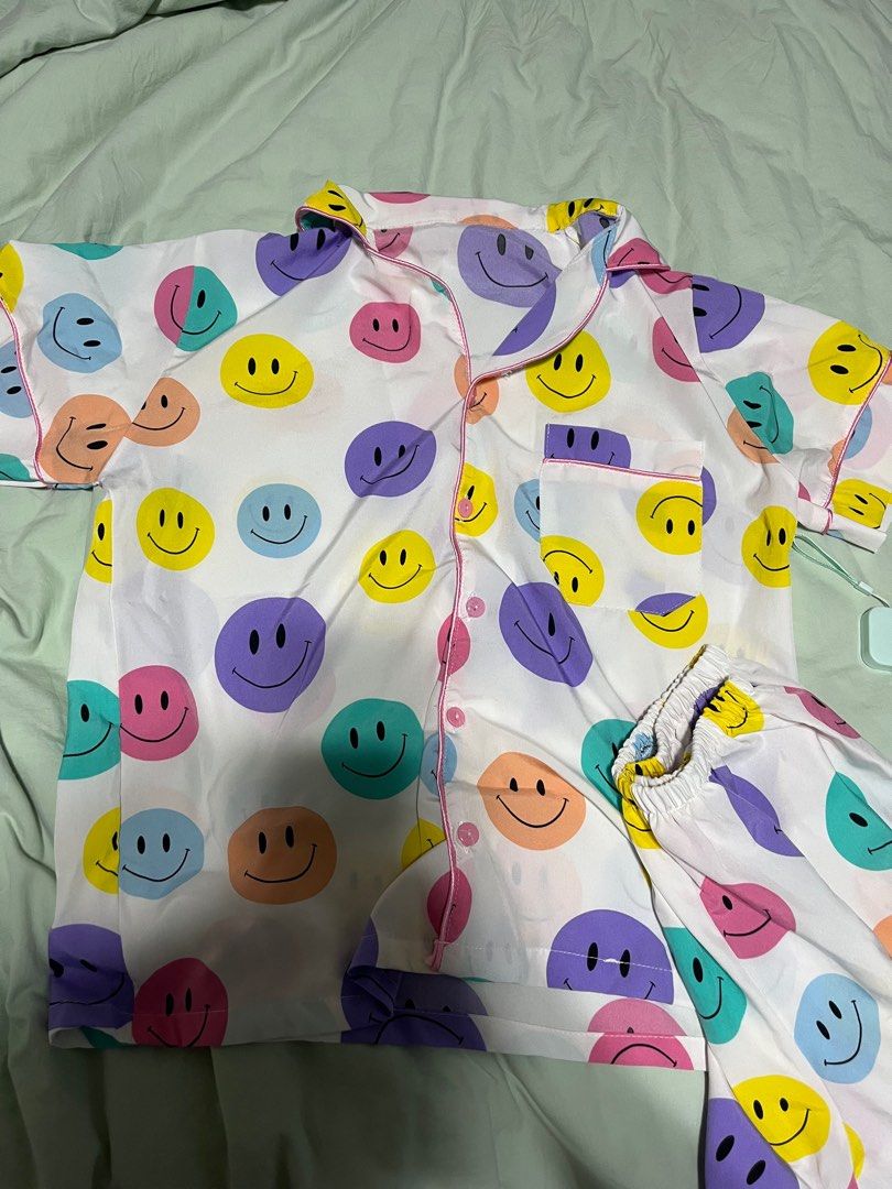 Smiley face white pyjamas set short sleeve, Women's Fashion, Dresses ...