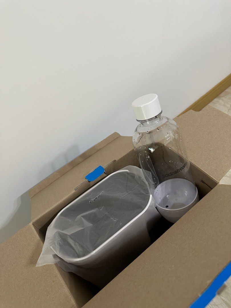 Sodastream genesis with cylinder, TV & Home Appliances, Kitchen ...