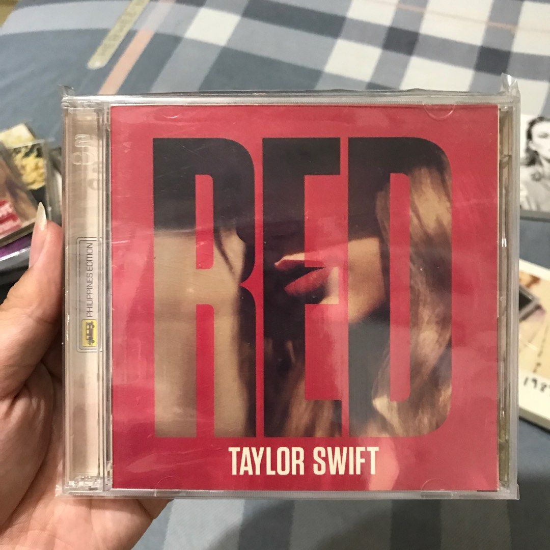 Taylor Swift - Red (Deluxe Edition), Hobbies & Toys, Music & Media, CDs ...