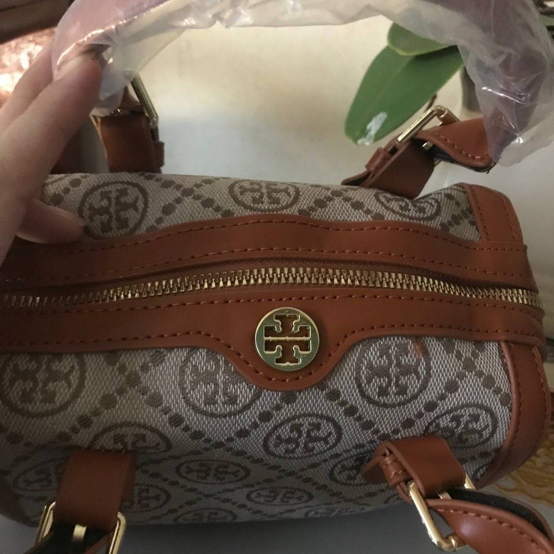 TORY BURCH MALL PULL OUT, Women's Fashion, Bags & Wallets, Shoulder ...