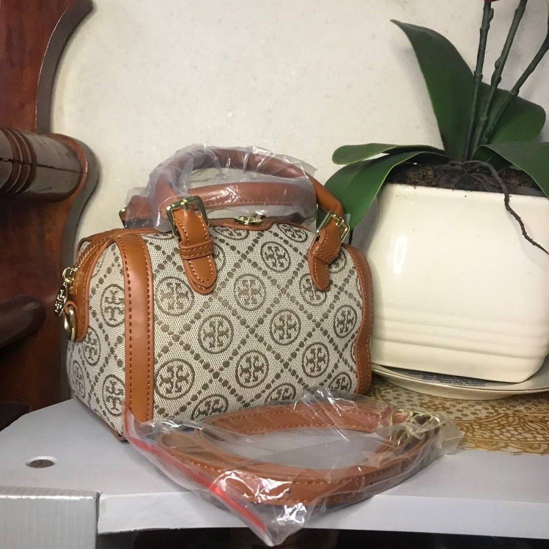 TORY BURCH MALL PULL OUT, Women's Fashion, Bags & Wallets, Shoulder ...