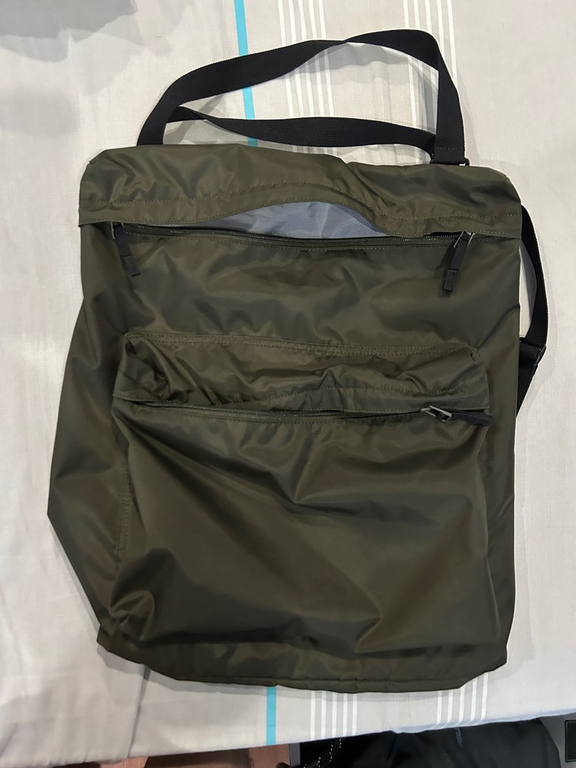UNIQLO 2-in-1 Bag, Men's Fashion, Bags, Backpacks on Carousell