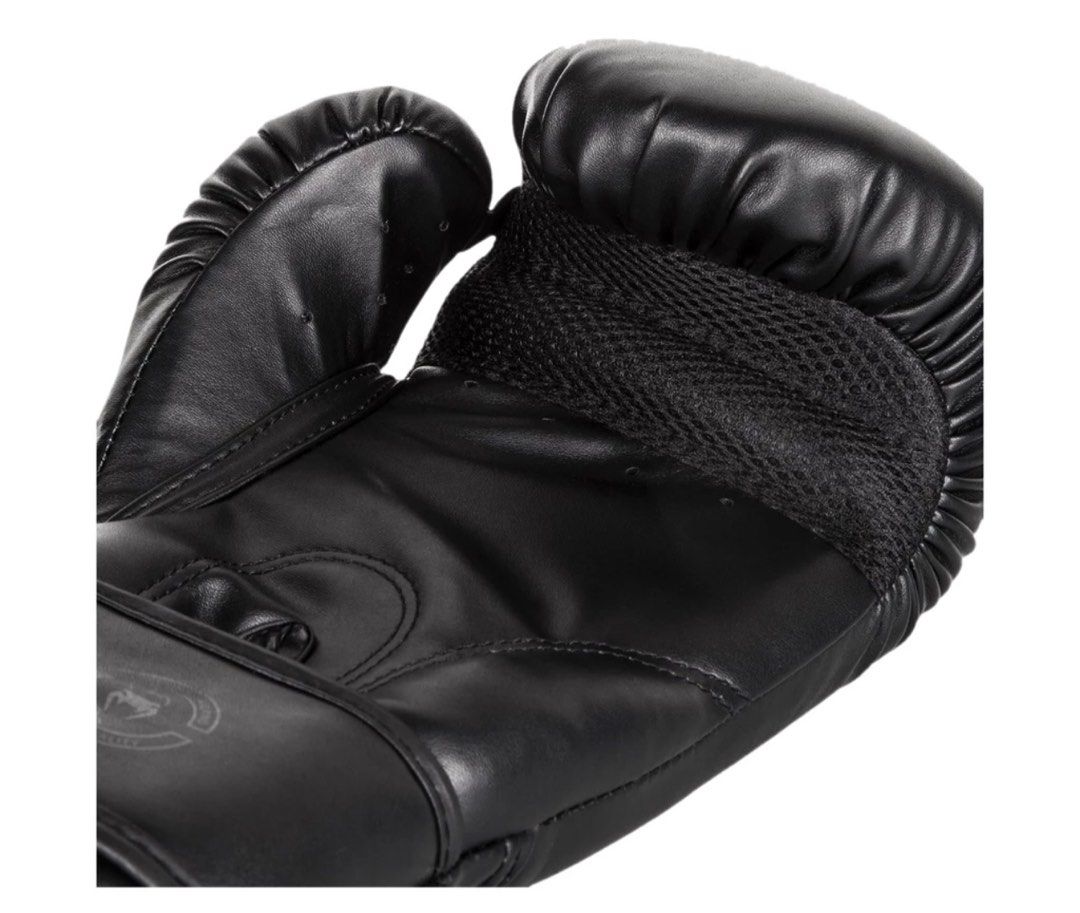 VENUM Challenger 2.0 Boxing Gloves 14oz, Sports Equipment, Other Sports ...