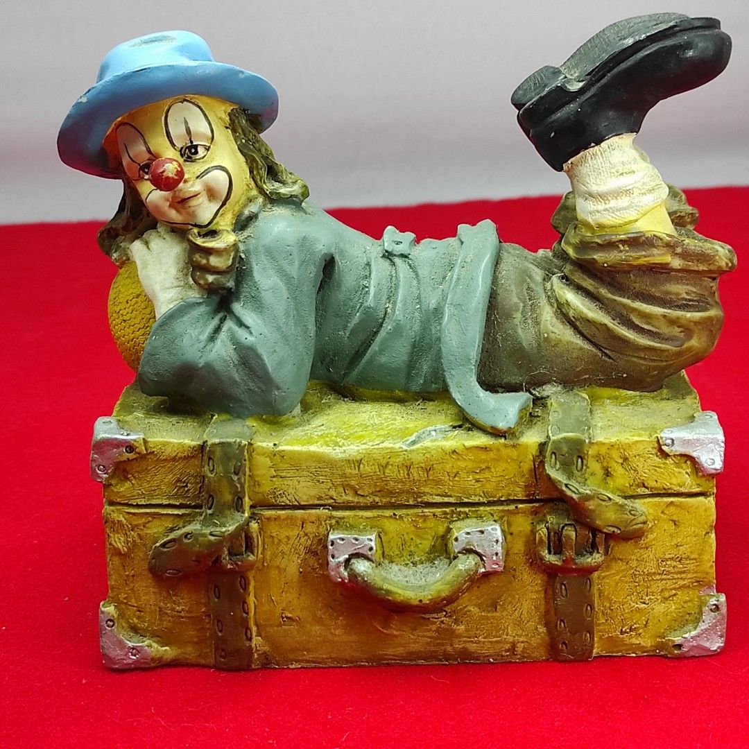 Vintage clown in a chest porcelain figurine for 975 *N38, Hobbies ...