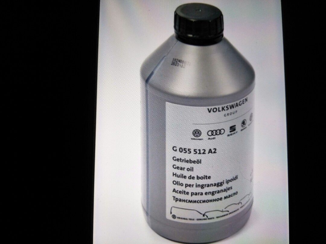Volkswagen Audi Gear box Oil ATF, Car Accessories, Accessories on Carousell