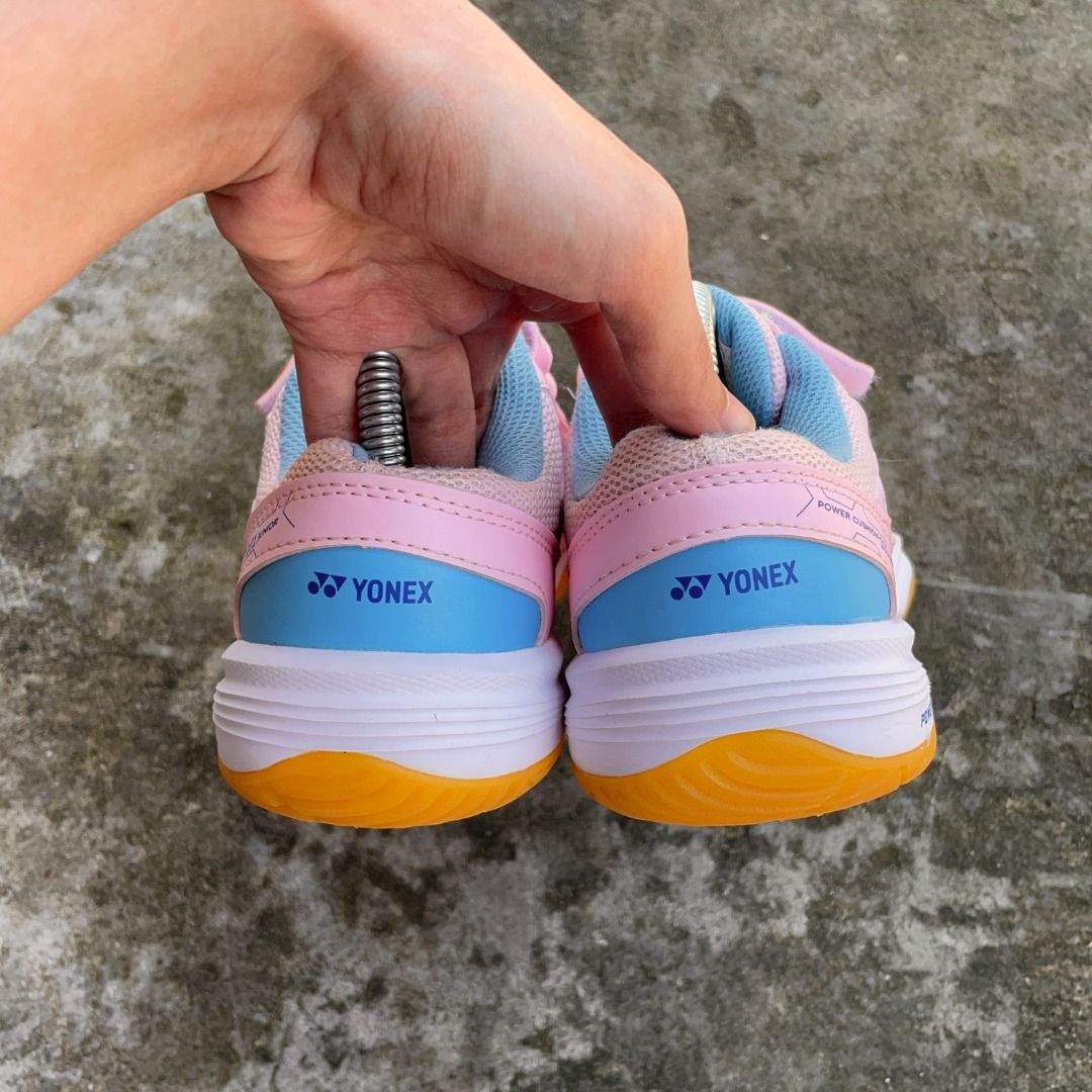 Yonex Power Cushion 101 Junior, Luxury, Sneakers & Footwear on Carousell