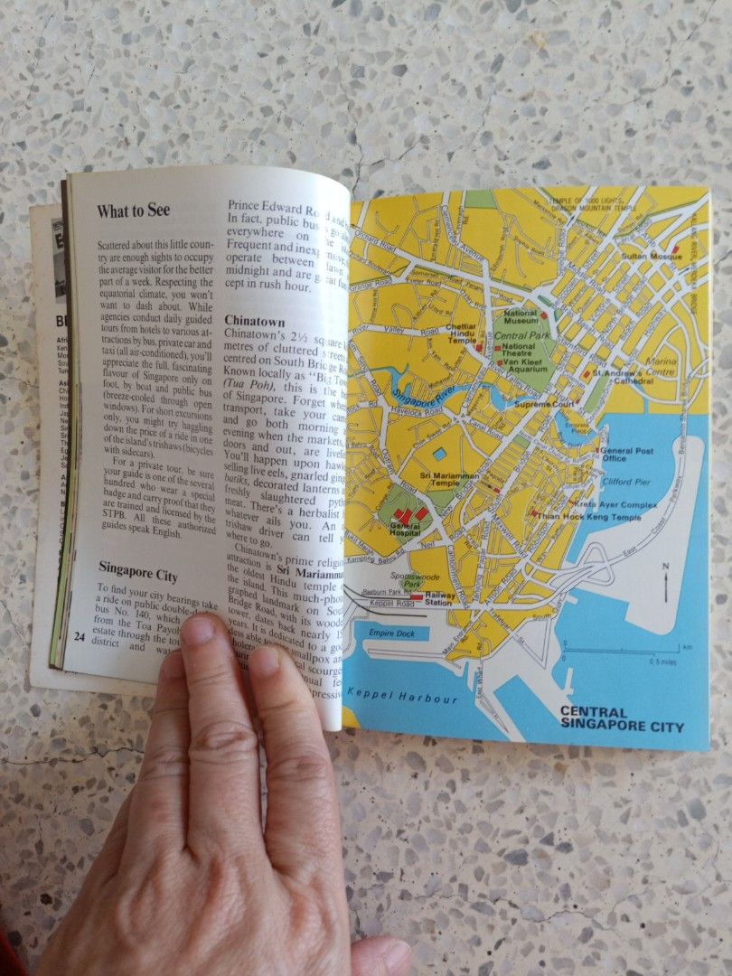 Vintage 1987 1988 Berlitz travel guide to Singapore, Hobbies & Toys ...