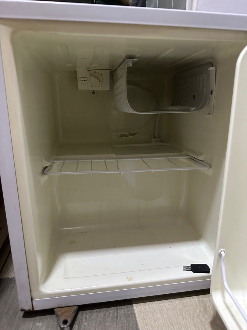 Akira mini fridge, TV & Home Appliances, Kitchen Appliances ...