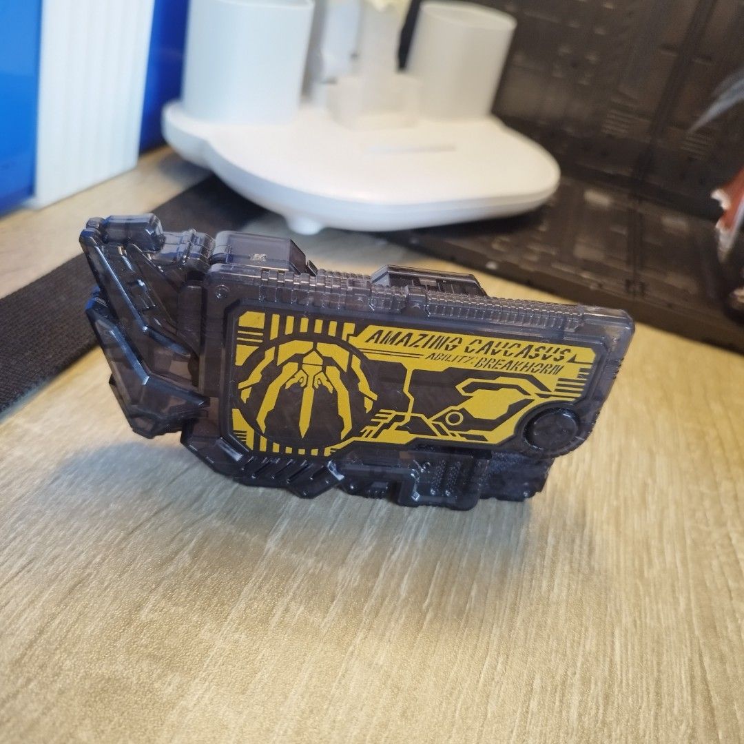 Amazing Caucasus Progrise Key Memorial Edition, Kamen Rider Thouser ...