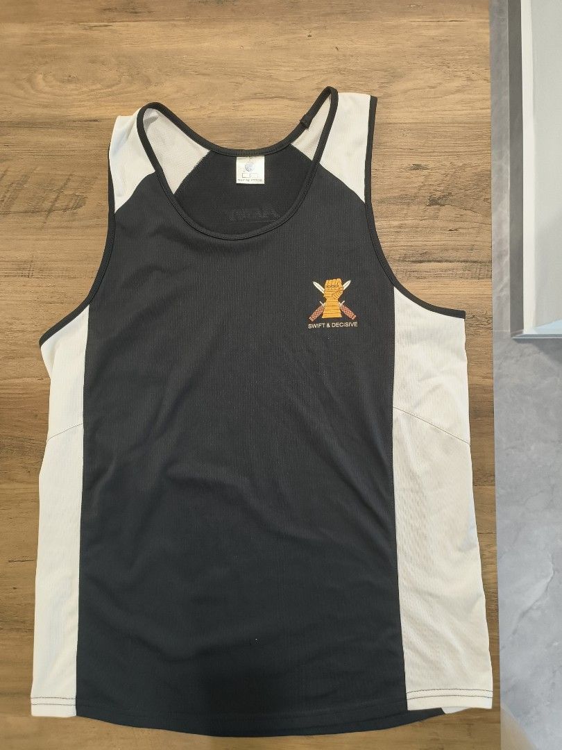 Armour Army Singlet, Men's Fashion, Activewear on Carousell
