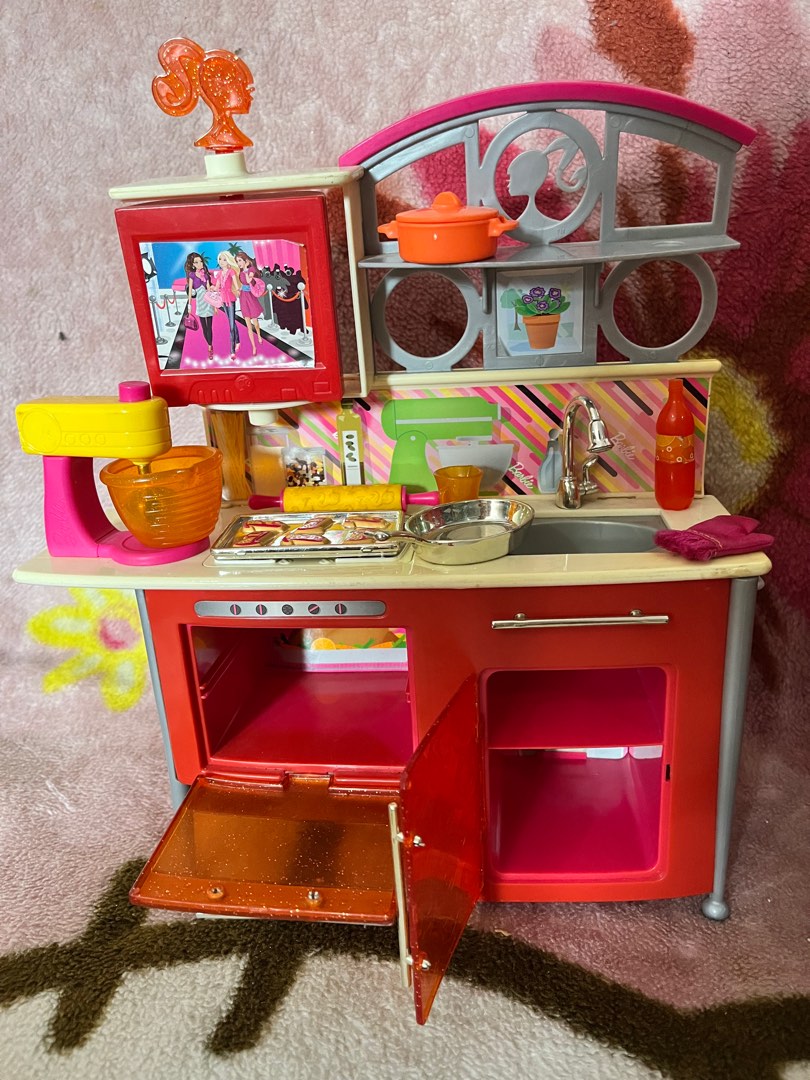 Barbie kitchen and dining set, Hobbies & Toys, Toys & Games on Carousell