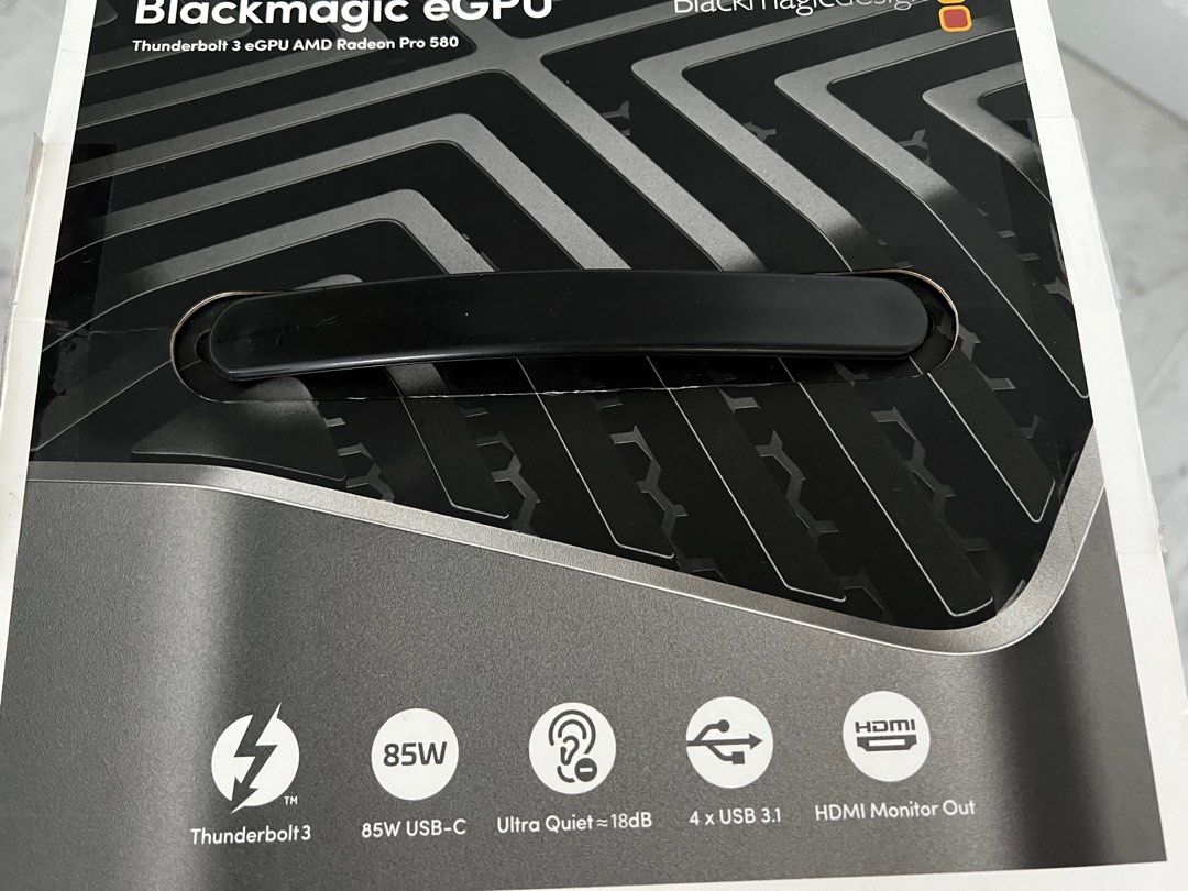 Blackmagic eGPU Thunderbolt 3 eGPU AMD Radeon Pro 580 external graphics processor, Computers ...