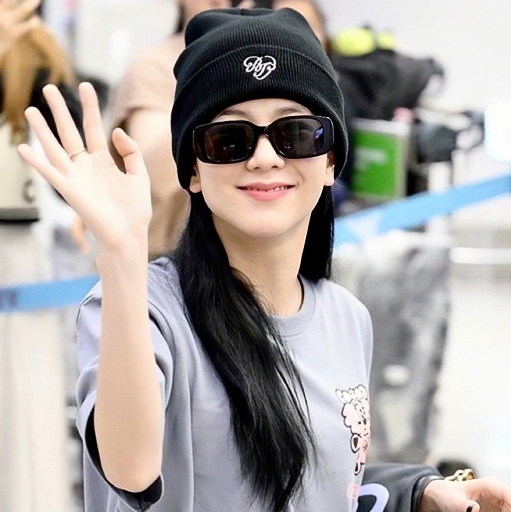 Blackpink x Verdy Born Pink Logo Beanie, 名牌, 服裝 - Carousell