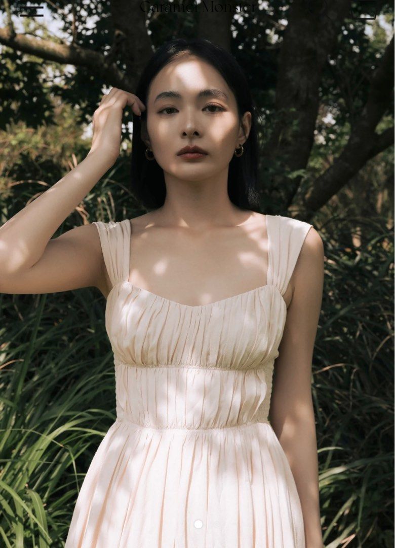 BNWT Caramel Monster Jeslin Midi Dress, Women's Fashion, Dresses & Sets ...