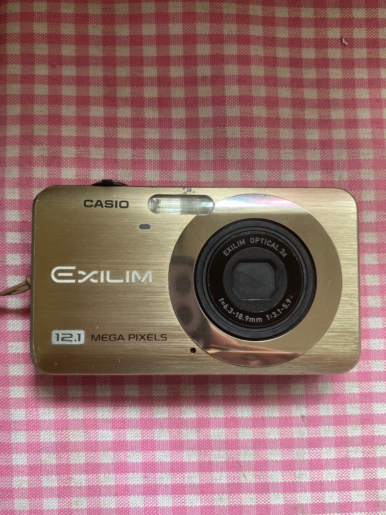 casio exilim digital camera, Photography, Cameras on Carousell