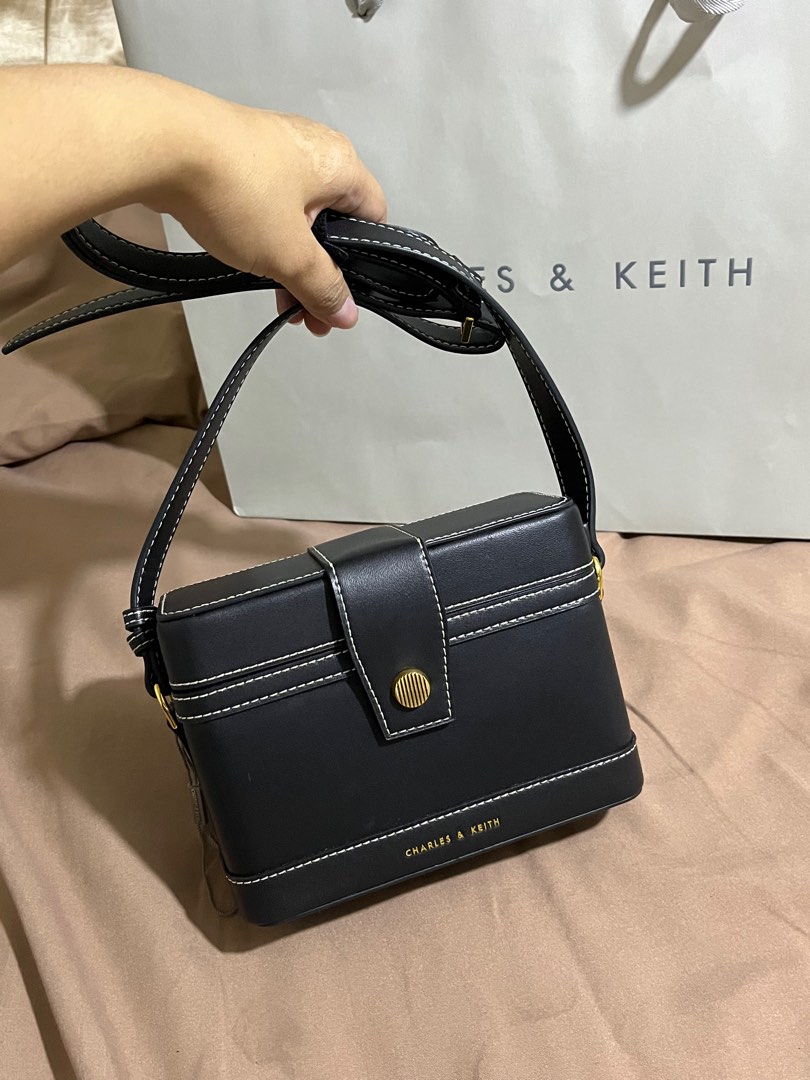 Charles and Keith Bronte Boxy Bag, Women's Fashion, Bags & Wallets ...