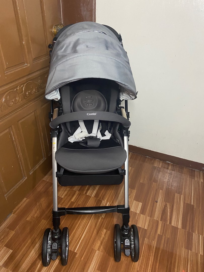 Combi Umbretta Stroller Limited Stock, Babies & Kids, Going Out ...
