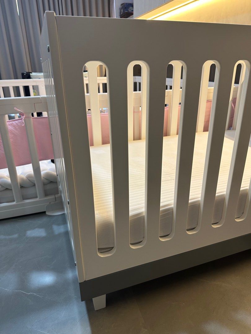 Cuddlebug 3 in 1 madison crib, Babies & Kids, Baby Nursery & Kids ...