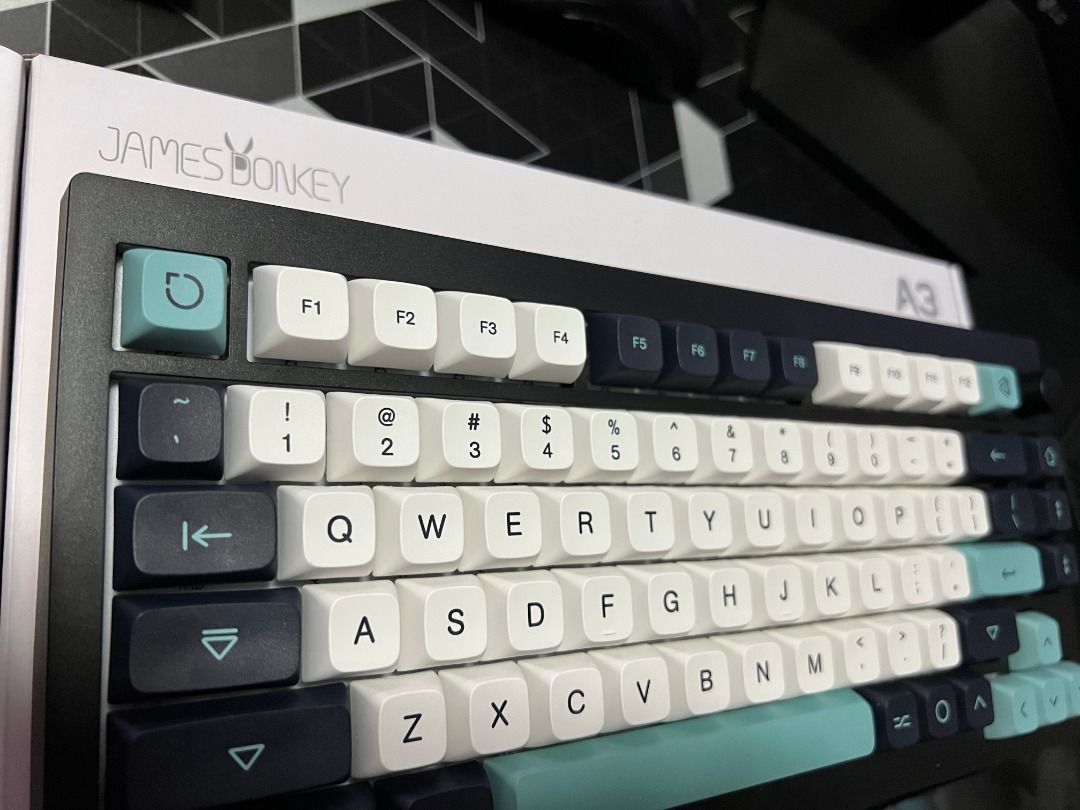 Custom 75% Mechanical Keyboard (James Donkey A3 with KTT Kang whites ...