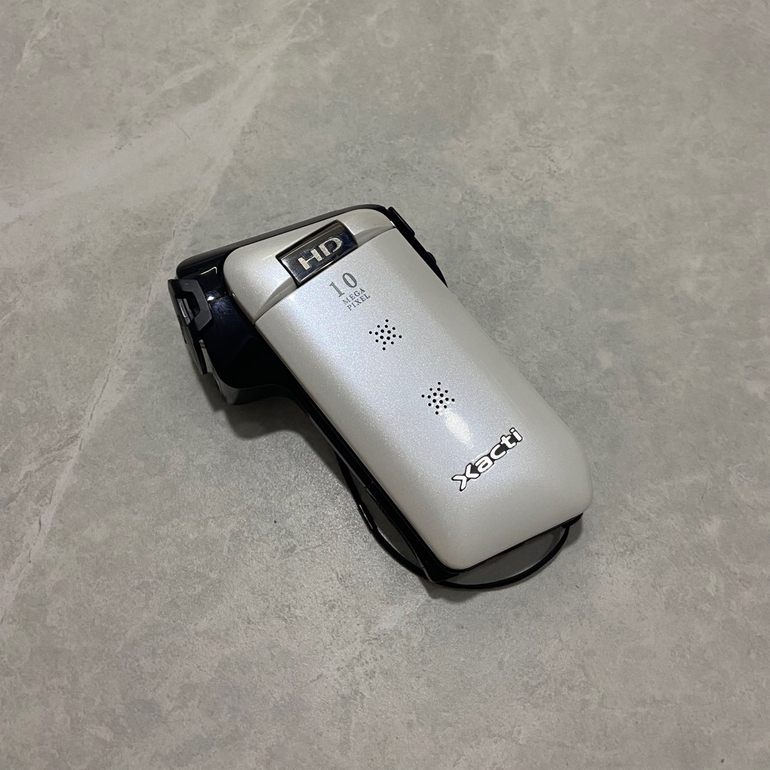 [DIGITAL CAMERA/DIGICAM] SANYO XACTI DMX-CG11 in WHITE, Photography ...