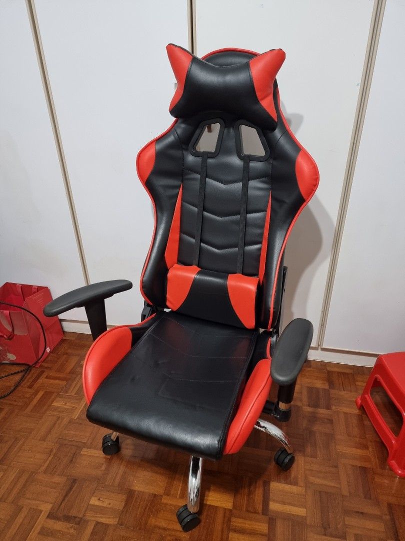 Gaming Chair, Furniture & Home Living, Furniture, Chairs on Carousell