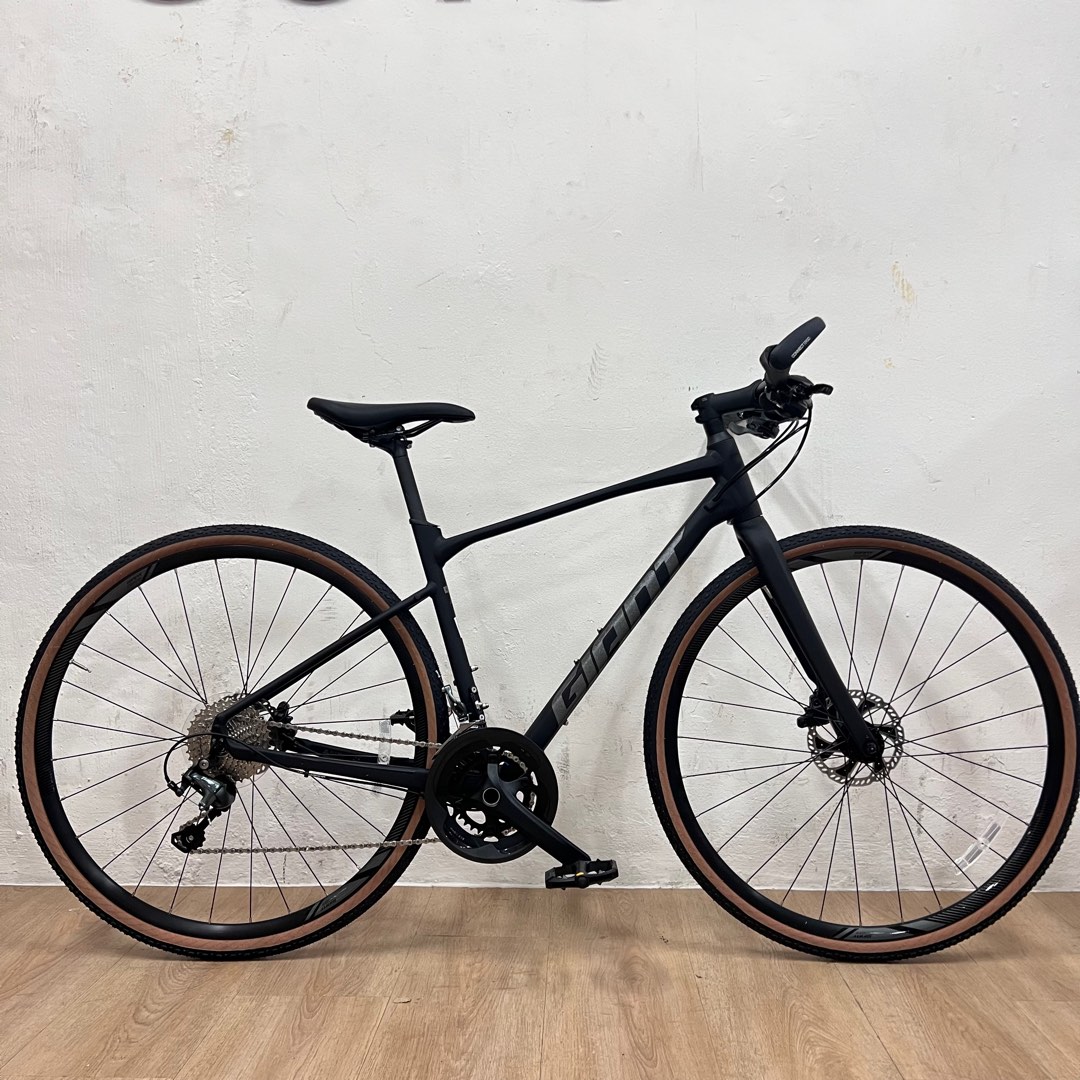 Giant revolt hybrid bike gravel bicycle on off road Fastroad, Sports ...