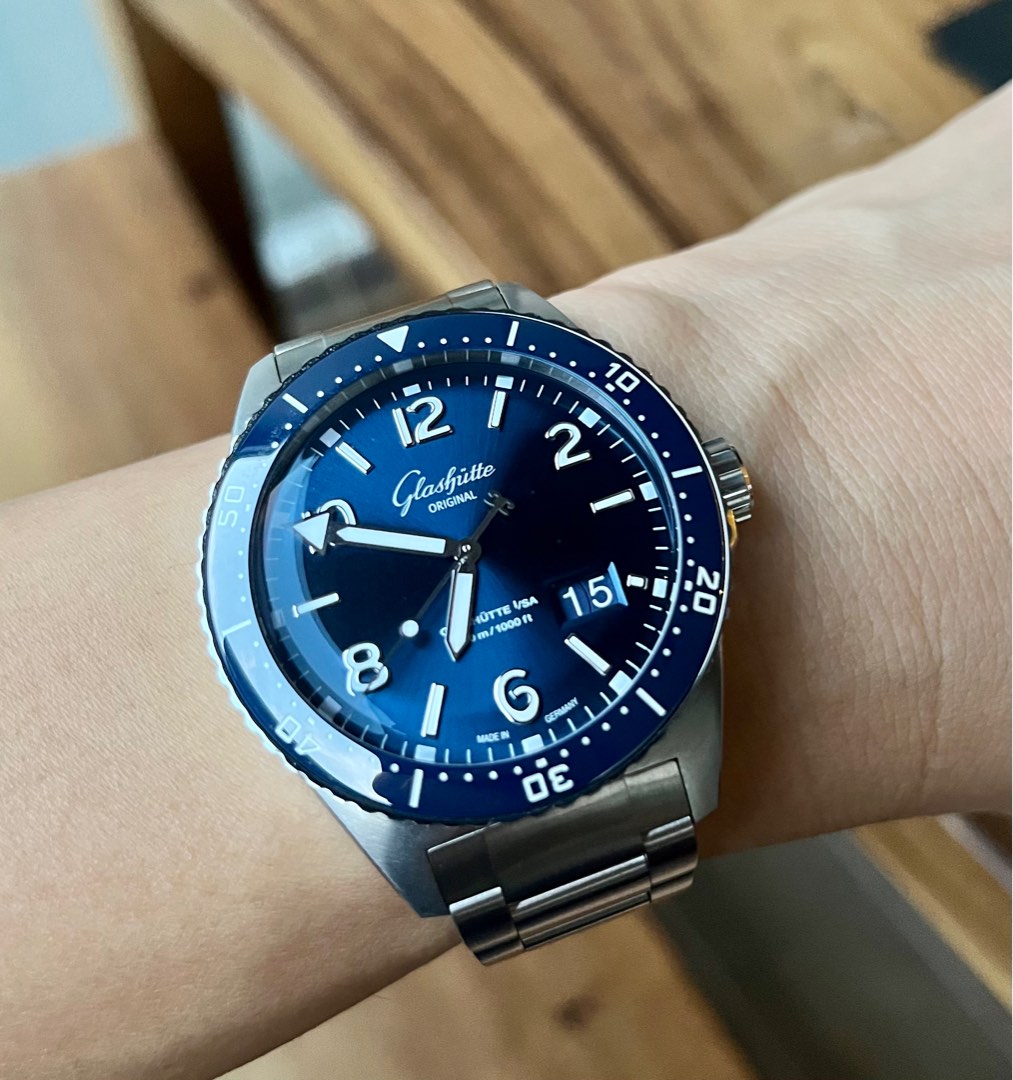 Glashutte Original SeaQ Panorama Date with extra strap and deployant ...