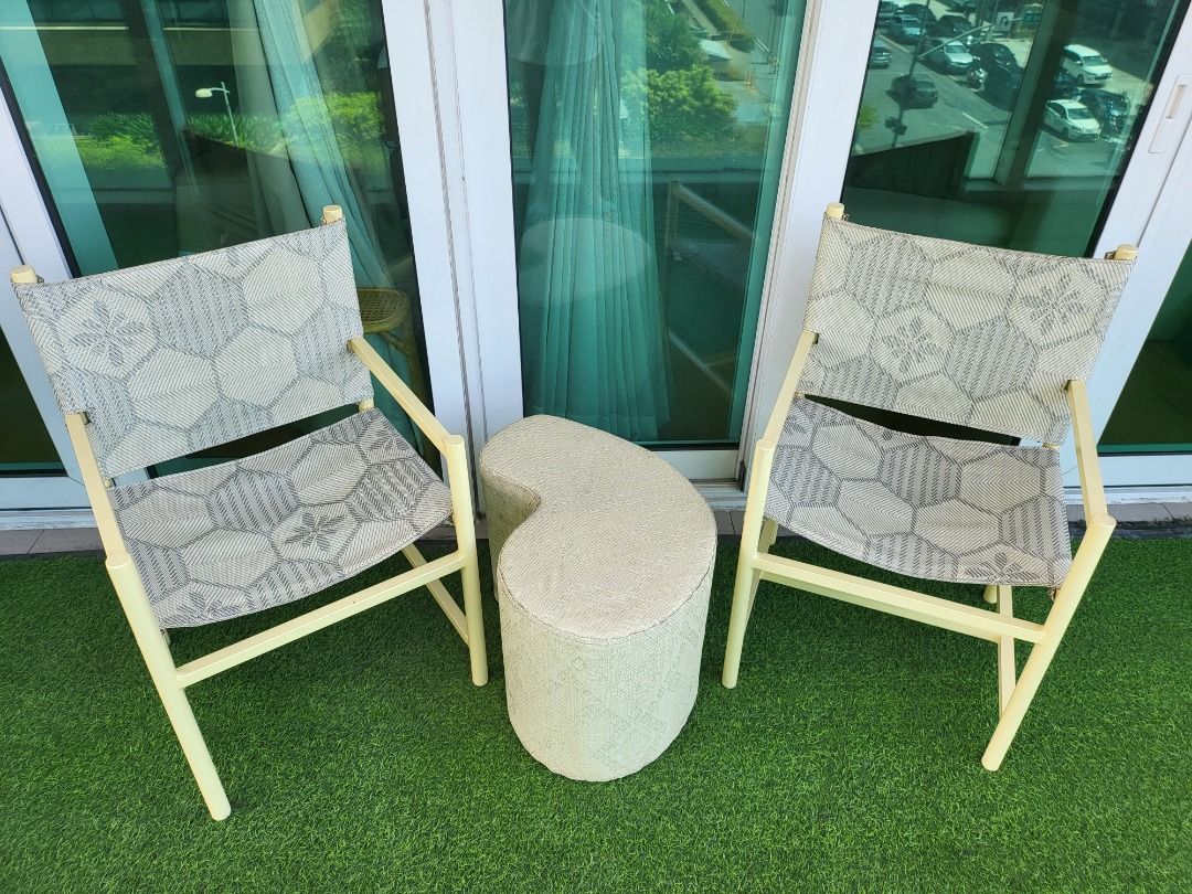 Halo Halo Home Director's chair & Squiggly ottoman set, Furniture ...