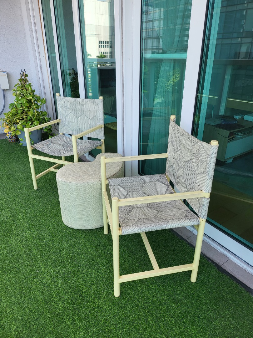 Halo Halo Home Director's chair & Squiggly ottoman set, Furniture ...