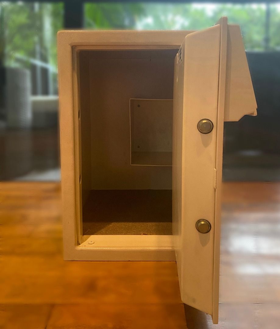 Highly Secure Elsafe Safety-Deposit Box, Furniture & Home Living ...