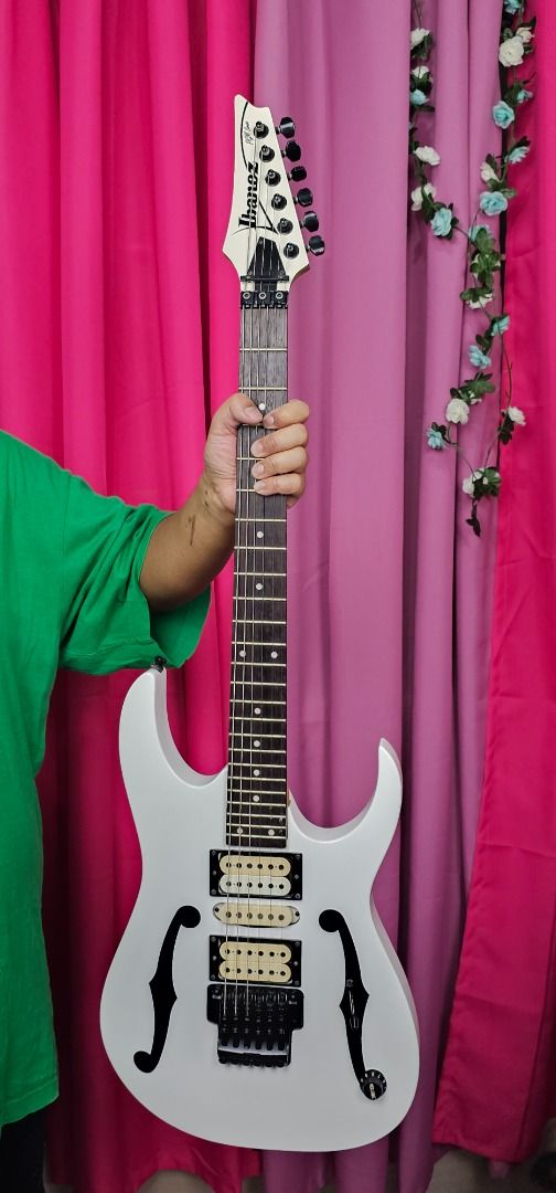 Ibanez PGM3 Paul Gilbert Signature with Trem Stabilizer, Case and Strap ...