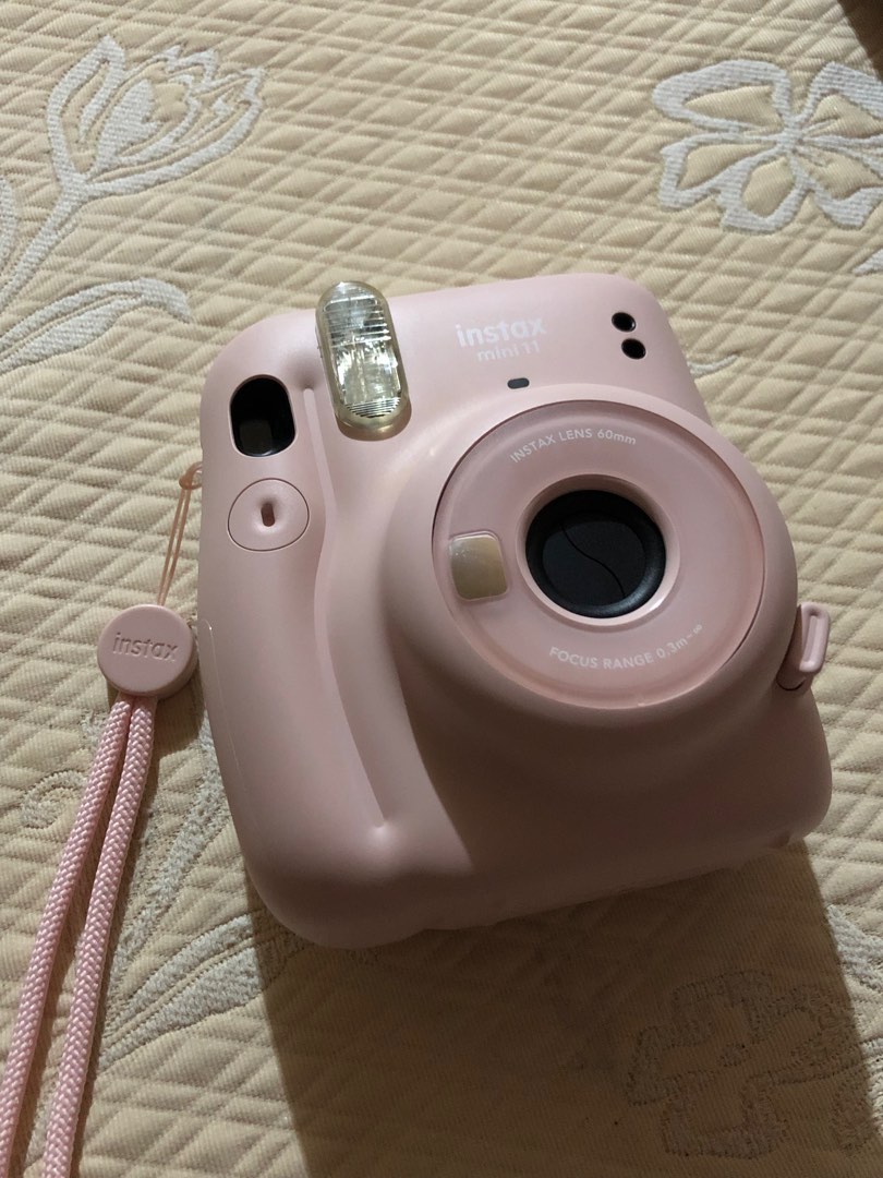 instax mini 11 blush pink, Photography, Cameras on Carousell