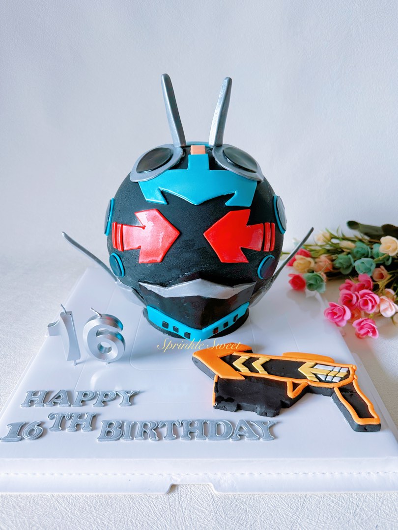 Kamen Rider pinata cake/ bombshell cake/ customised cake, Food & Drinks ...