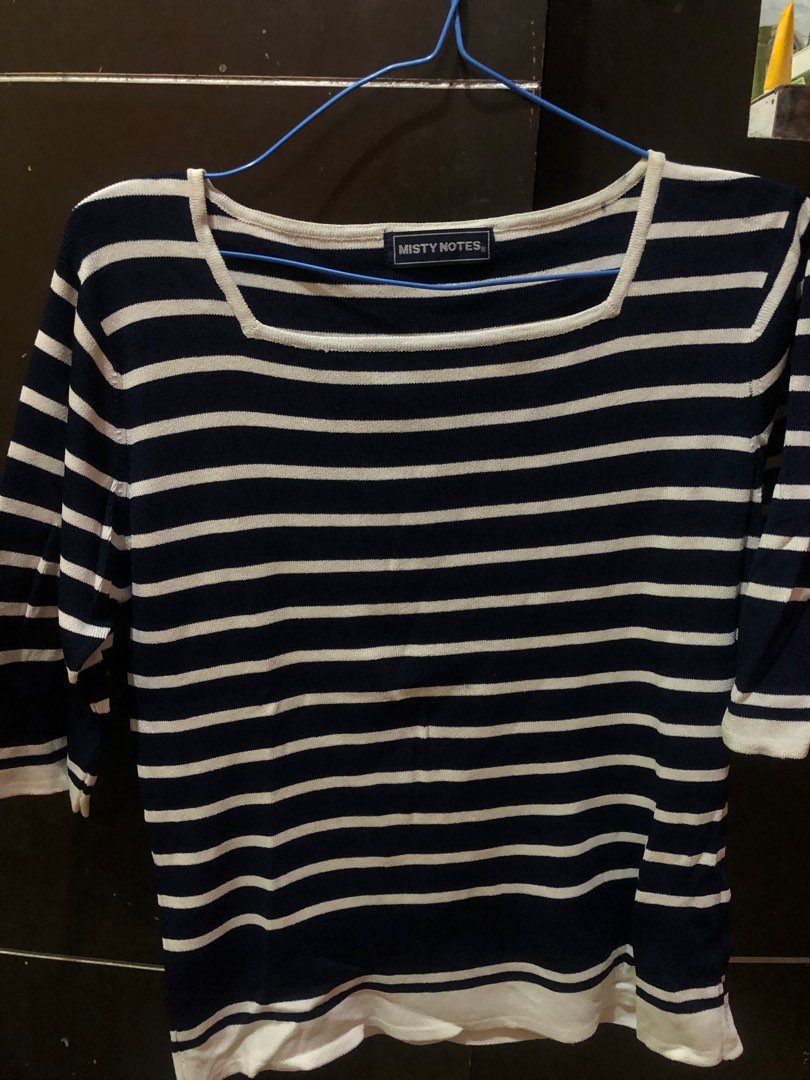 knit salur square neck, Fesyen Wanita, Pakaian Wanita, Atasan di Carousell