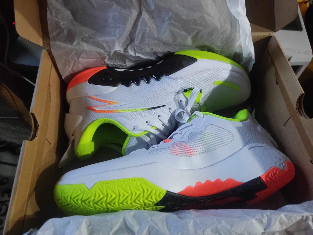 KYRIE SHOCKWAVE 5, Men's Fashion, Footwear, Sneakers on Carousell