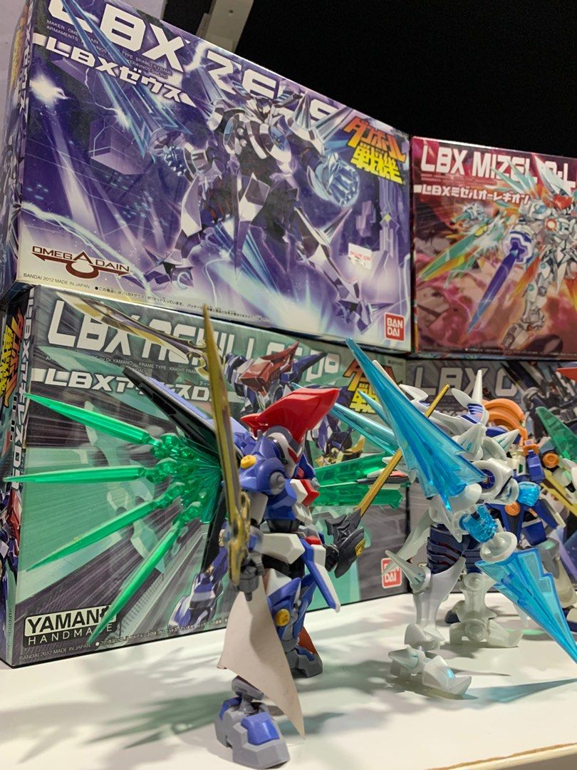 LBX BANDAI DANBALL SENKI ZEUS, SIGMA ORBIS, ACHILLES D9, O-LEGION & MIZEL O-LEGION MODEL KIT ...