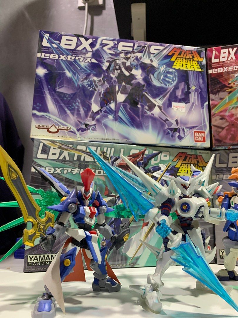 LBX BANDAI DANBALL SENKI ZEUS, SIGMA ORBIS, ACHILLES D9, O-LEGION & MIZEL O-LEGION MODEL KIT ...