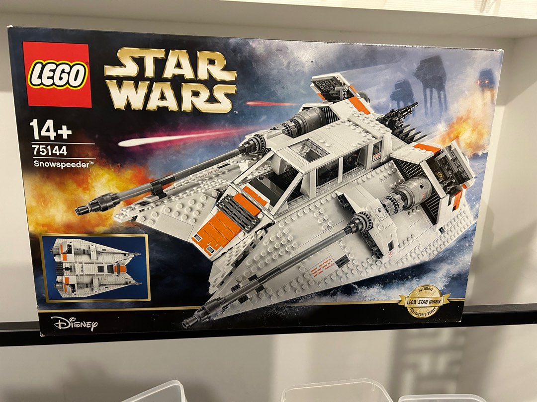 LEGO Star Wars 75144 UCS Snowspeeder, Hobbies & Toys, Toys & Games on ...