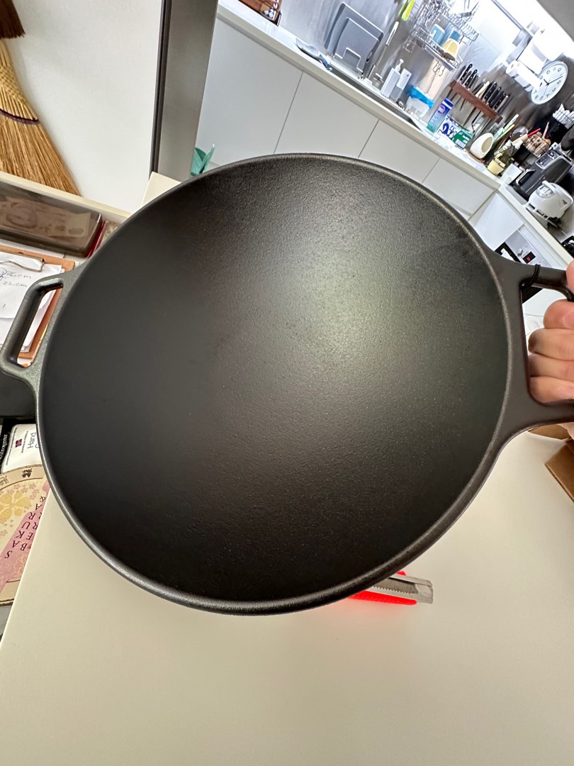 LODGE cast iron flat bottom wok, Furniture & Home Living, Kitchenware ...