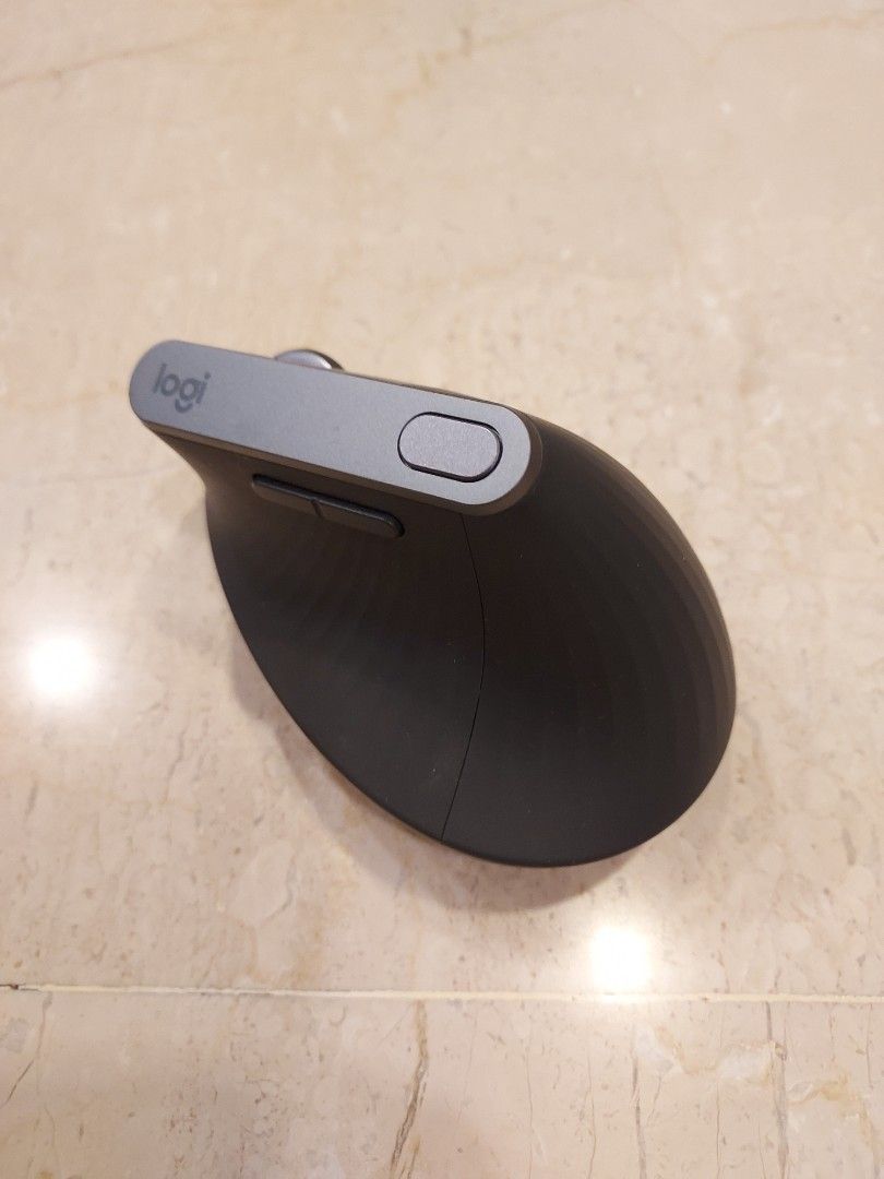 Logi MX Vertical Mouse, Computers & Tech, Parts & Accessories, Mouse ...
