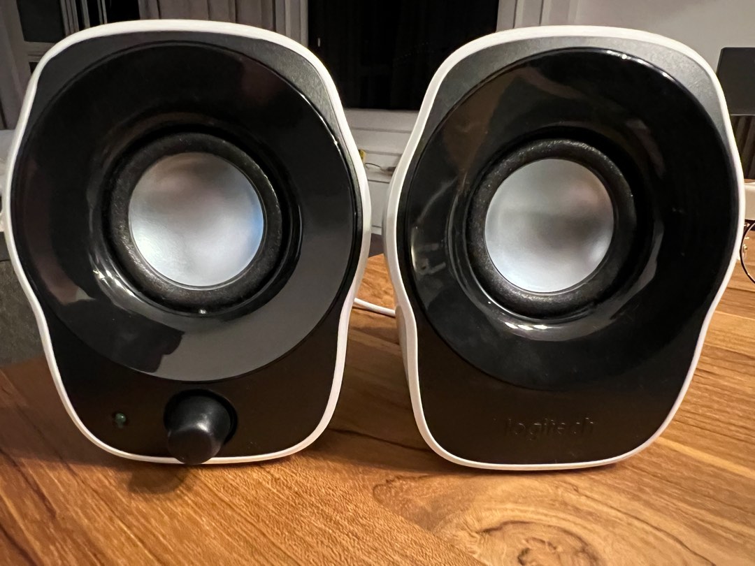 Logitech z121 speaker, Audio, Soundbars, Speakers & Amplifiers on Carousell