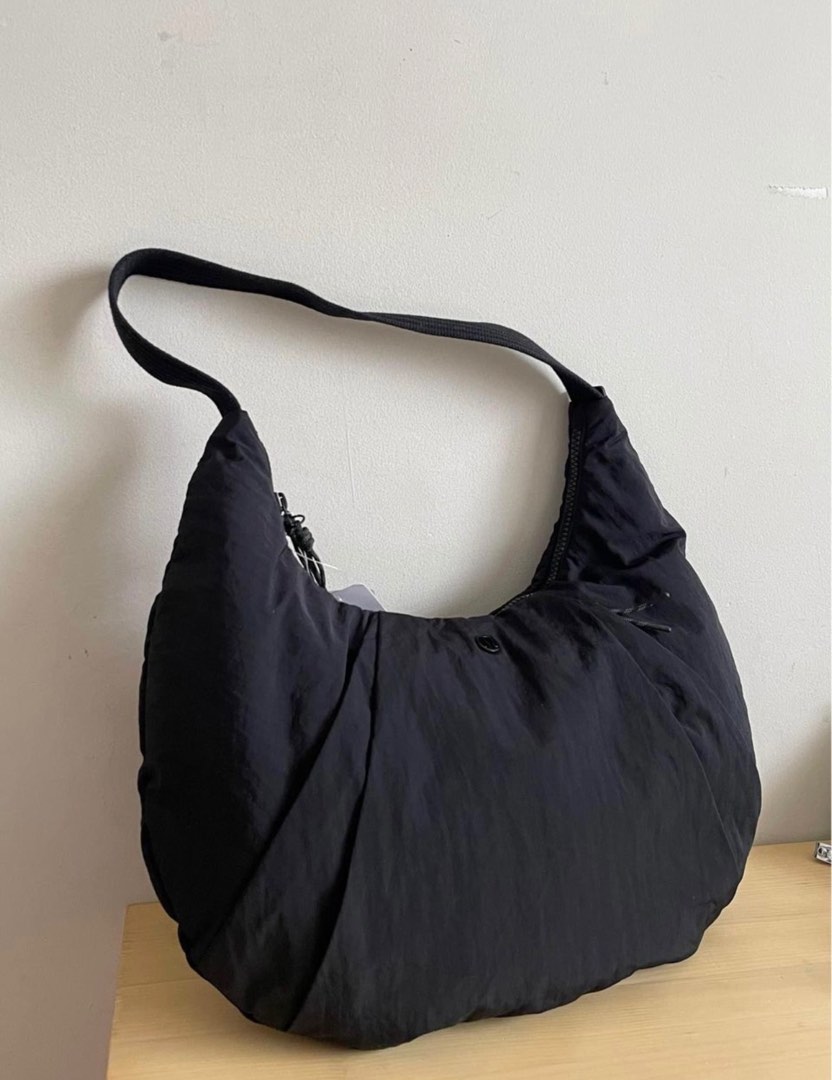 lululemon shoulder bag, Women's Fashion, Activewear on Carousell