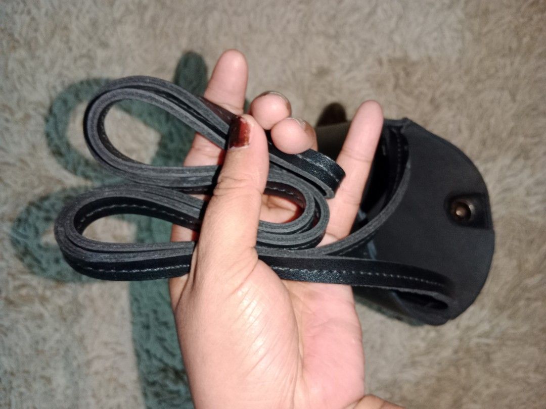 Minimalist Black CP Sling, Women's Fashion, Bags & Wallets, Cross-body Bags on Carousell