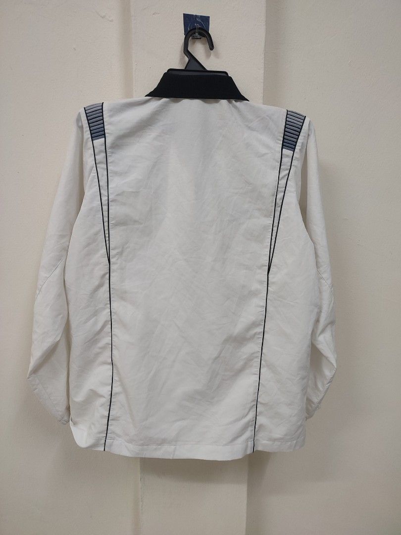 Mizuno jaket training, Men's Fashion, Activewear on Carousell