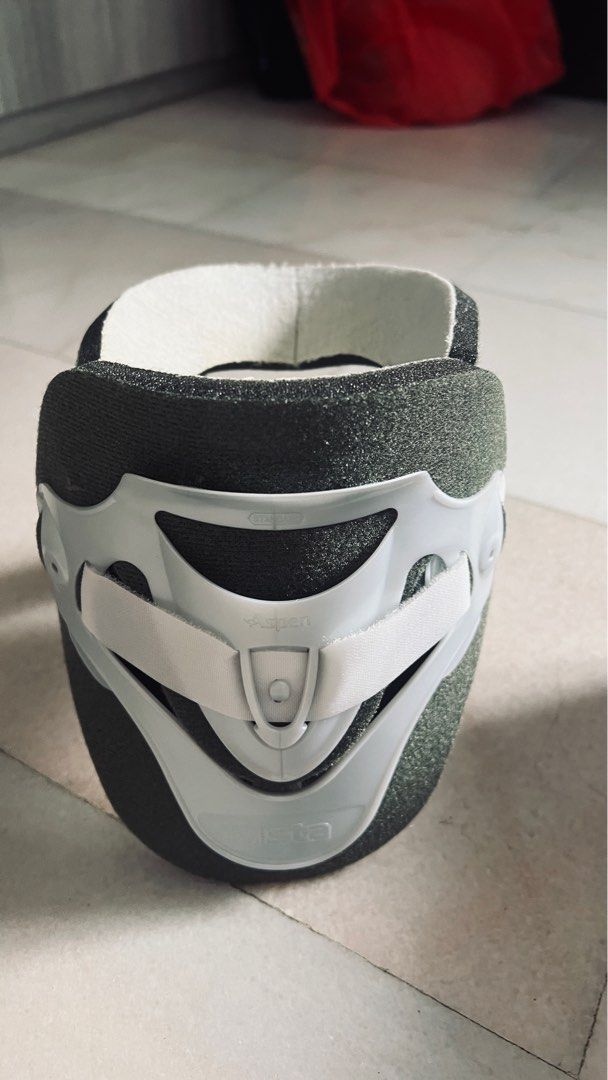 Neck support, Health & Nutrition, Braces, Support & Protection on Carousell